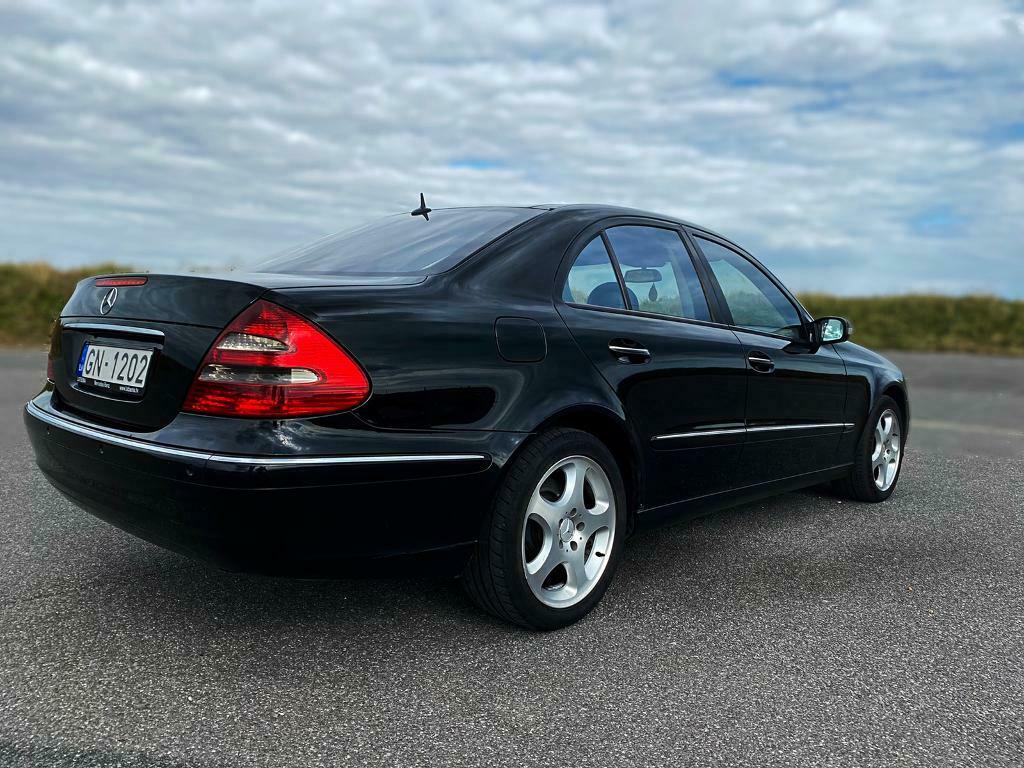 2004 Mercedes-Benz E320 Elegance – Left Hand Drive Cars